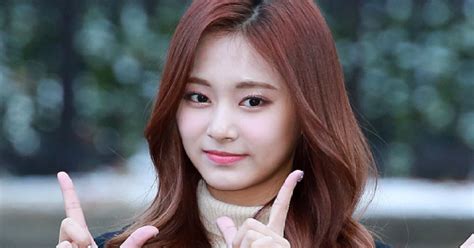 트와이스 쯔위 오늘도 라이키~ 라이키~ 뮤직뱅크 출근길