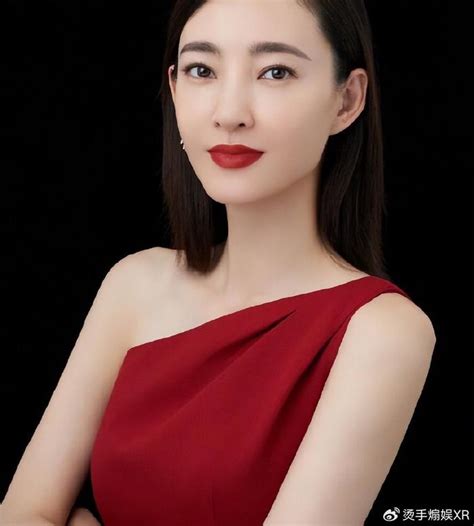 林更新新恋情曝光！与女友牵手逛街超宠溺，女方颜值高酷似章泽天