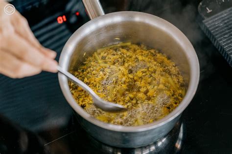 วิธีทําน้ำเชื่อม หวานตามใจจากผลไม้ให้รสและดอกไม้ให้กลิ่นโดย Roots