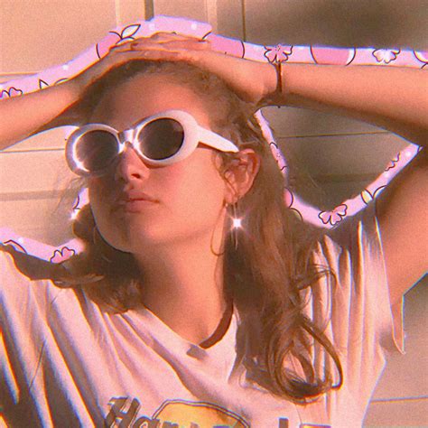 Vintage Girl Aesthetic
