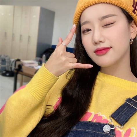 Aprilさんのインスタグラム写真 Aprilinstagram「‪ 나은 ‬ ‪나은 노랑 낭병아리🐣‬ ‪오늘