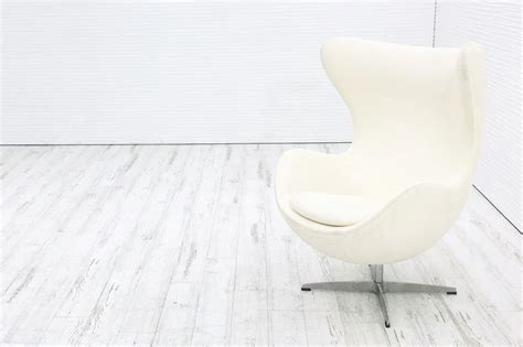 アルネヤコブセン エッグチェア Egg Chair リプロダクト品 Arne Jacobsen デザインチェア 中古オフィス家具 ホワイト