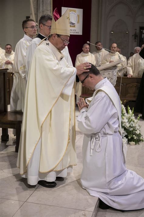 Abp Ryś do neoprezbiterów wchodzenie dzisiaj w kapłaństwo jest aktem mężnej pokory eKAI
