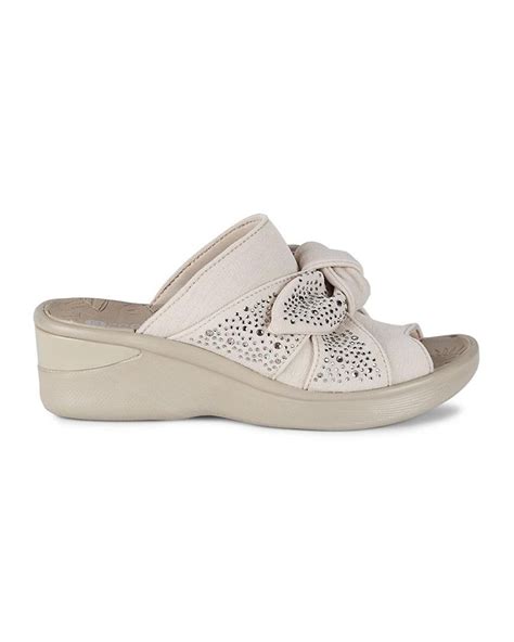 Bzees Smile Bright Knotted Wedge Sandals In White Lyst
