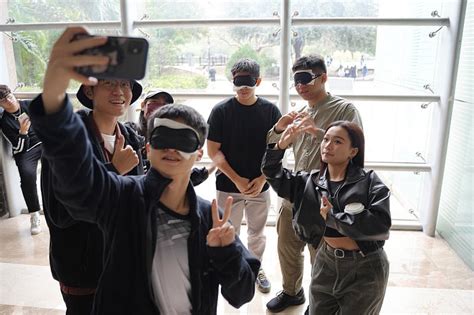 興大「困境與人生」通識課 全盲師帶領學生感受視障 蕃新聞