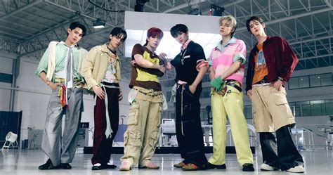 ‘clang Clang ซิงเกิลเดบิวต์จาก ‘dexx โดดเด่นด้วยดนตรีที่เก๋