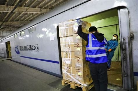 包了一整列复兴号 你的双11快递坐着高铁来啦呼和浩特新浪科技新浪网