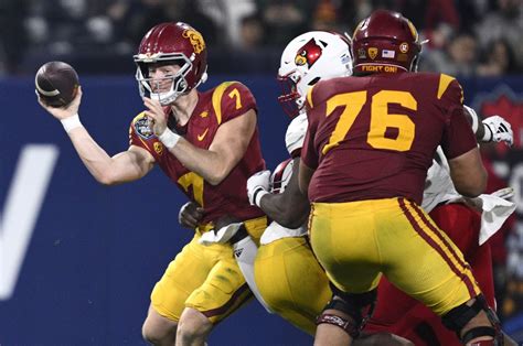 Usc Football Holiday Bowl Offensive Mvp Miller Moss Talks 6 Td Night