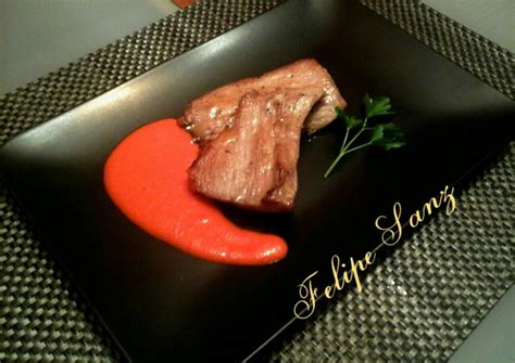 Secreto ibérico con salsa de pimientos asados Receta de Felipe Sanz Cookpad
