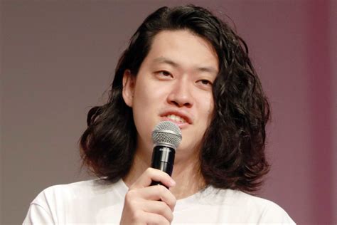 霜降り明星・粗品 超大物ユーチューバーにかみつく「トップクラスでおもんない」超バズリ動画にも「学園祭の出し物？」「ただのコピーやん」 最速