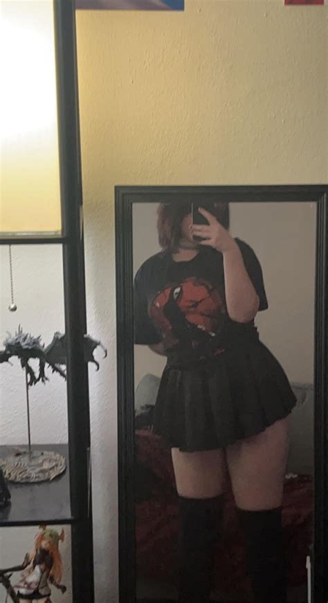Kinda New To Reddit Hello Everyone 😊 Rgothgirls