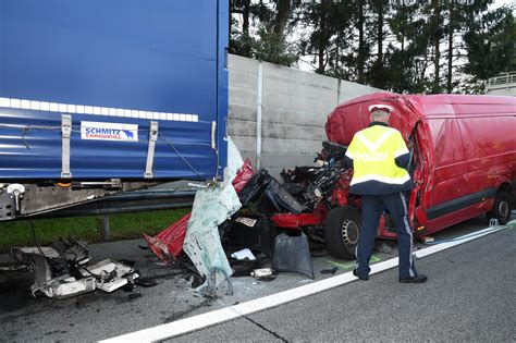 Auffahrunfall bei Kufstein Nord endete tödlich Kufstein