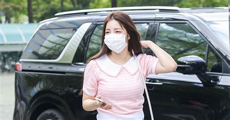 [포토] 브레이브걸스 유정 강풍 속 반팔 패션