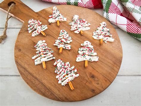 Pretzel Christmas Trees