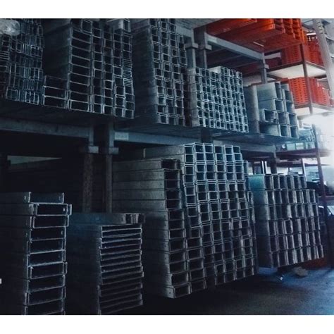 Fme Hdg Trunking Straight 50mm X 50mm X 2440mm X 1 0mm T C W Cover