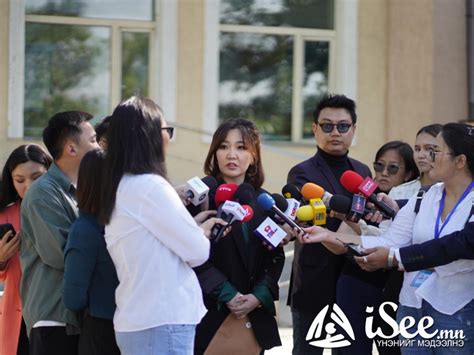 Р Булгамаа Сэтгүүлч Н Өнөрцэцэгийн хоёр хүүхдийг хэн асрах талаар анхан шатны шүүхийн шийдвэрт