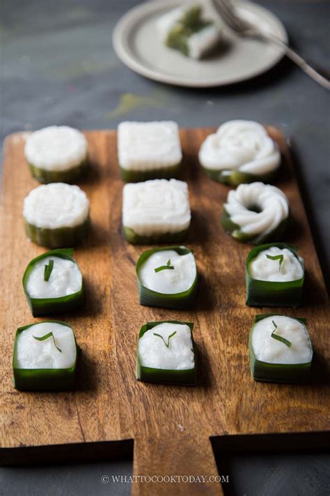 Kuih Tako Kueh Taco Water Chestnut Pandan Coconut Pudding
