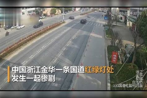 哎！浙江货车司机突然被钢卷压死