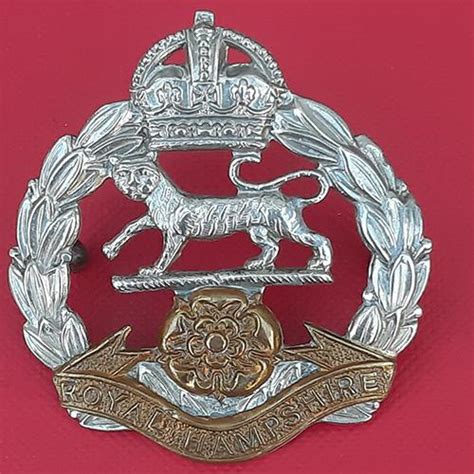 The Royal Hampshire Regiment Bi Metal Cap Badge Steady The Buffs