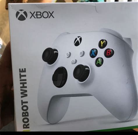 Живые фото нового геймпада Xbox подтверждают существование консоли Xbox