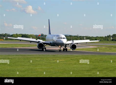 LUFTHANSA AIRBUS A320 211 AIRCRAFT D AIPE MANCHESTER AIRPORT ENGLAND 14