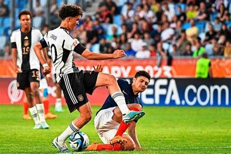 Noah Darvich Ein 16 Jähriger Vom Sc Freiburg Steht Im Fokus Der Großen