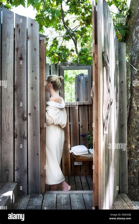 Woman Outdoor Shower Hi Res Stock Photography And Images Alamy