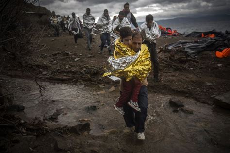 Fotos Crisis De Refugiados Tres Muertos En Un Naufragio Cerca De La Isla De Lesbos