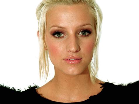 Ashlee Simpson Celebrities Fashion Style