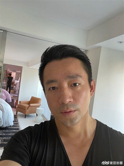汪小菲道歉了，并解释了和女主播不认识，也不是朋友