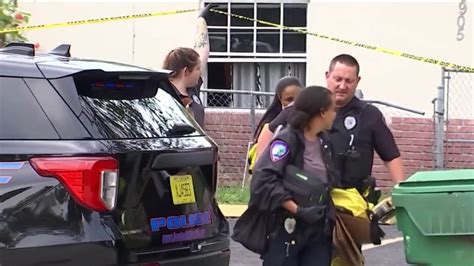 Hombre Muere Baleado Al Intentar Entrar A Una Casa Telemundo Miami 51