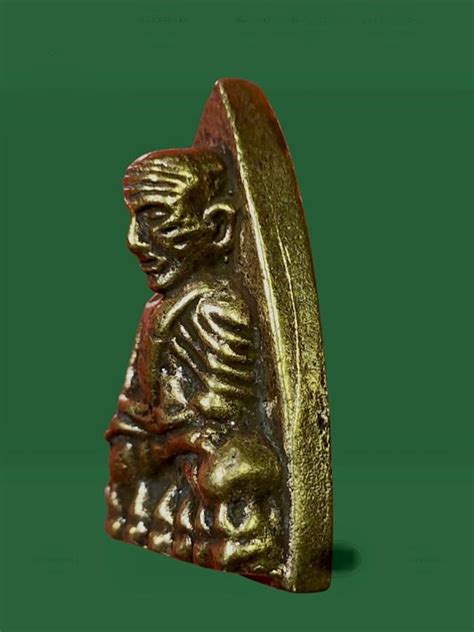 หลวงปู่ทวด วัดช้างให้ พิมพ์เตารีด หลังลายเซ็นต์ ญสส 87 Ennxo