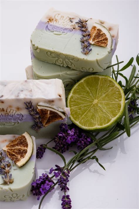 Мило ручної роботи Лаванда та лайм 100г від продавця Lu Handmade в інтернет магазині Rozetka