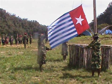 FOTO TPN OPM WILAYAH PANIAI MEMPERINGATI HUT BANGSA PAPUA KE TAHUN