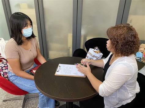 二度就業婦女舊布新裁施巧手 善用創客基地資源延續創作生命力