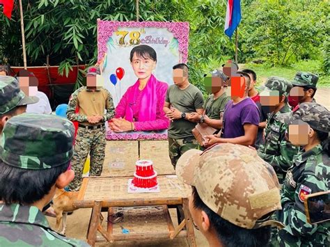 ဧရာဝတီ စစ်ဒေသတွင် Ayarwaddy Phoenix Pdf တပ်ဖွဲ့က ဒေါ်အောင်ဆန်းစုကြည်၏ ၇၈ နှစ်ပြည့် မွေးနေ့ ကျင