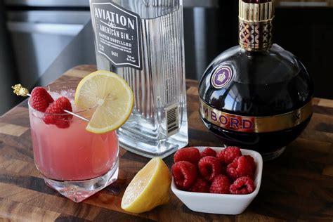Chambord Raspberry Bramble Cocktail Drink Recipe