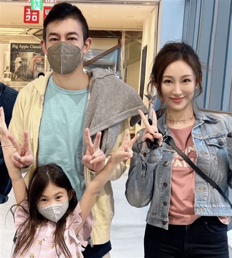 陈冠希带妻女东京度假被偶遇 大方合影画面温馨 搜狐大视野 搜狐新闻