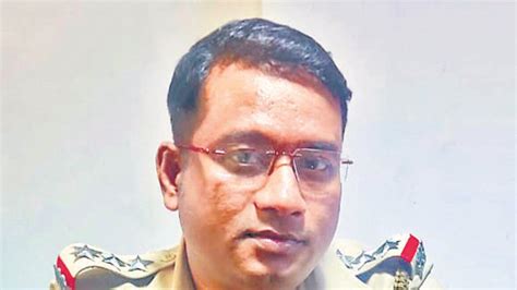 Son Of Retired Cop Cheats People In Kalwa Wearing Fake Uniform Held