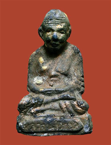 หลวงปู่ทวด วัดช้างให้ เนื้อว่านรูปเหมือนลอยองค์ รุ่นลอยน้ำ ปี 2502 Ennxo
