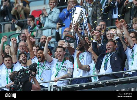 Die Bolton Wanderers Spieler Feiern Den Sieg Ihrer Teams Nach Dem Papa