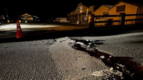 2 Dead As 64 Magnitude Earthquake Leaves California Town A Total Mess