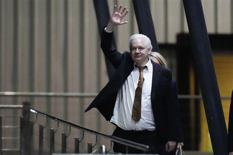 Julian Assange Lands In Australia A Free Man Morning Star