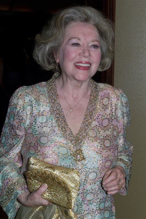 Murió a los años la actriz de Mary Poppins Glynis Johns Infobae
