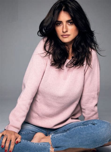 Penélope Cruz Hot Bikini Pictures Looking Too Sexy Her Eyes Color