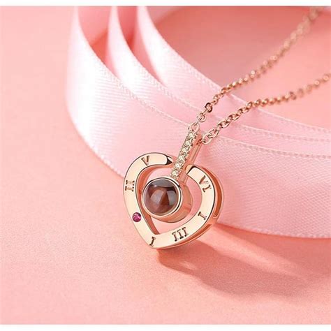 6 Best Women Fashion Accessories To Buy Online