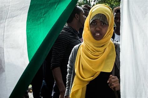 Como Apre Il Centro Di Accoglienza Ma I Migranti Restano In Stazione