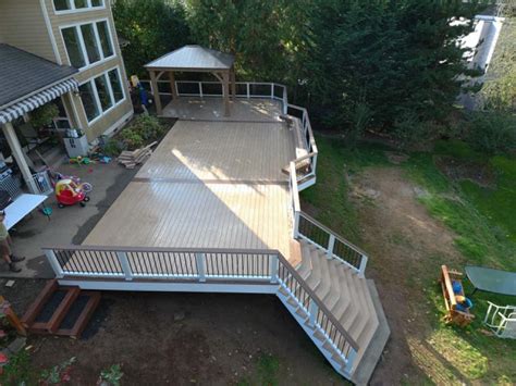 Large Auburn Lake Front Deck Costero Terraza Y Balcón Seattle