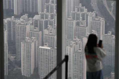 “끝 모르는 시장 침체”서울 아파트 가격 19주 연속 하락·10년 만 낙폭 ‘최대 세계일보