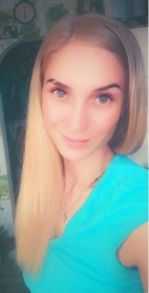 Внимание пропал человек Пропала девушка Угольникова Юлия 30лет одета в джинсы белая футболка